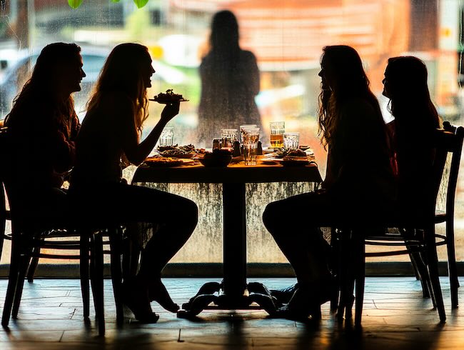 What is Deipnophobia: Managing Your Fear of Dining Out - Still Mind Florida